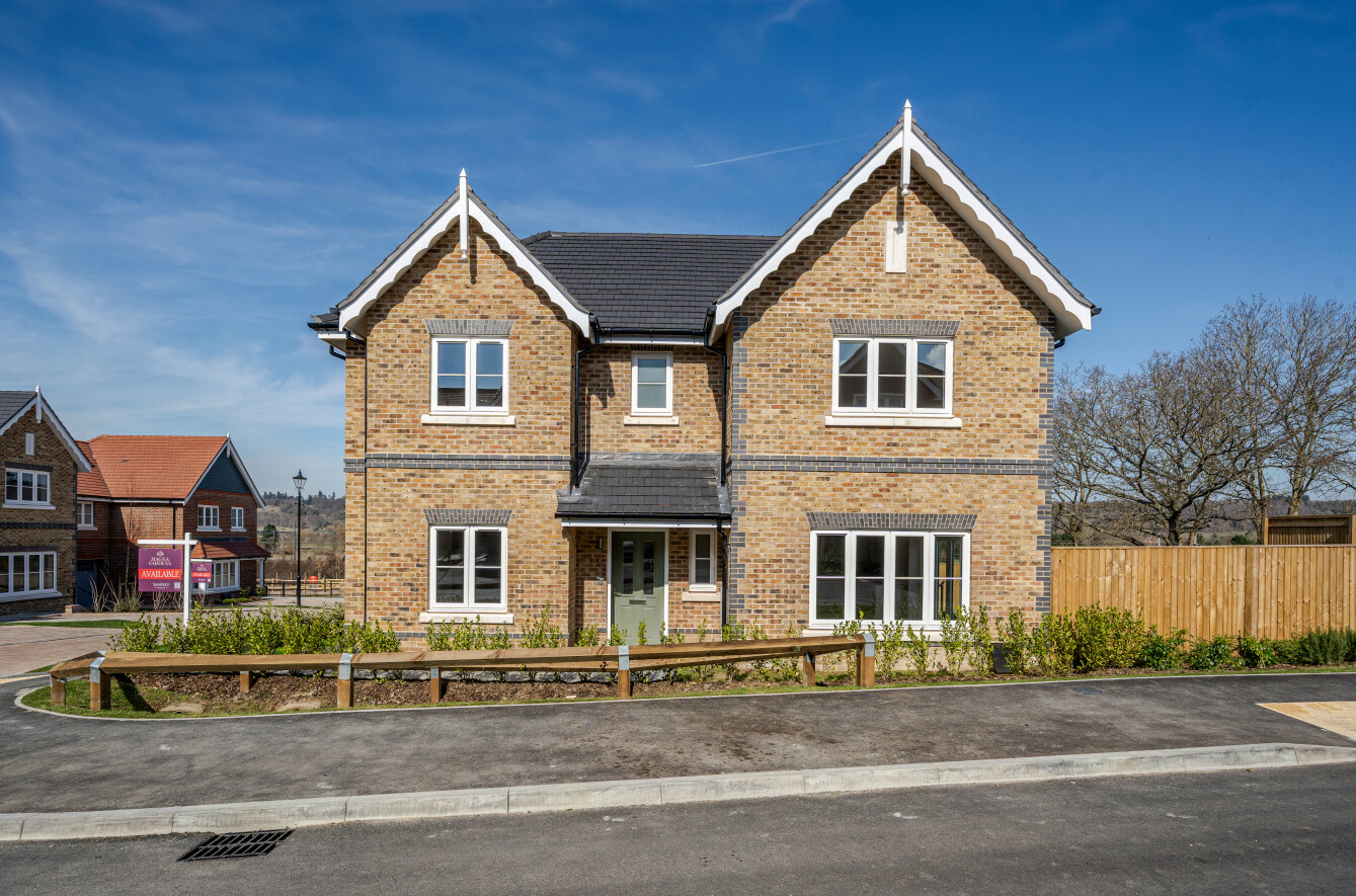 Magna Gardens for sale in Purley On Thames, RG8 8DJ | Romans