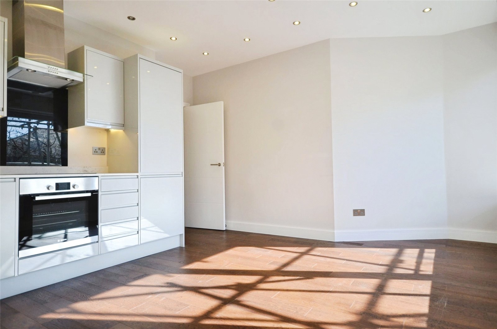 Apartment to rent in London Road, Bracknell, RG12 | Romans